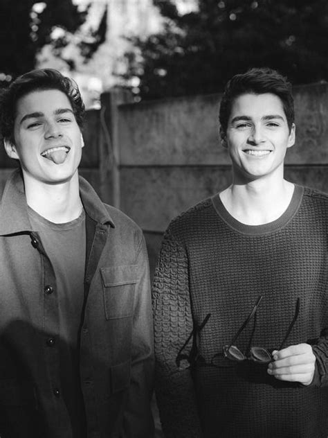 Pin By Kels 🎀 On Youtube Finn Harries Pretty People Jack Harries