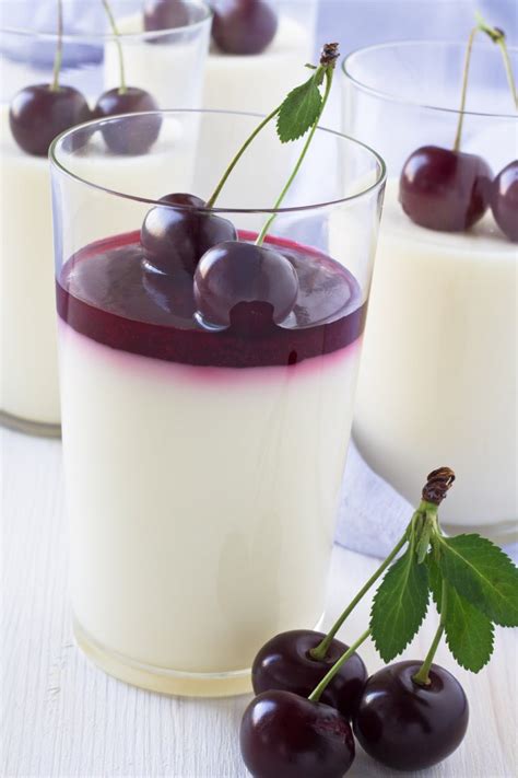 Recette Panna Cotta Au Mascarpone Et Coulis De Cerises Marie Claire