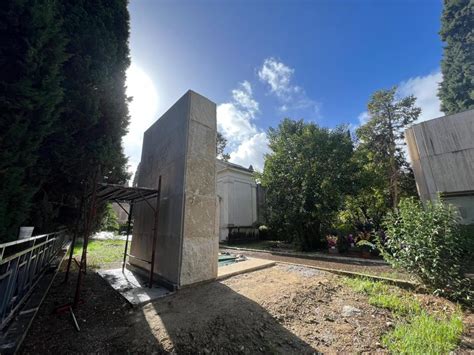 Ecco La Tomba Di Gigi Proietti Al Cimitero Del Verano Quasi Pronta Per