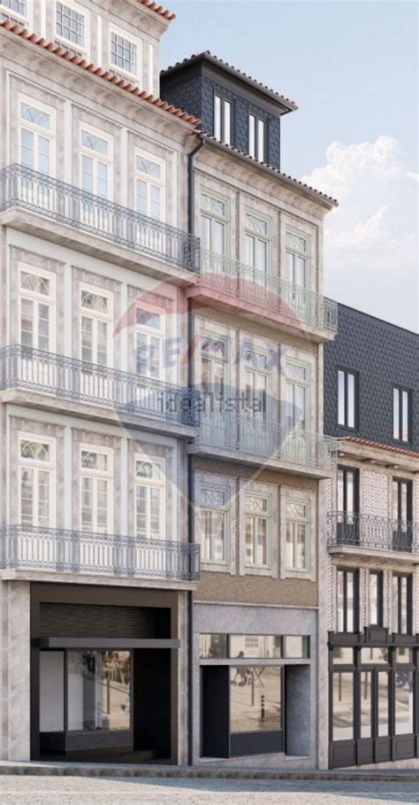 Espaço comercial ou armazém à venda na rua do Almada Aliados