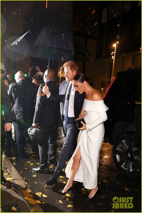Meghan Markle Prince Harry Arrive Hand In Hand For Ripple Of Hope