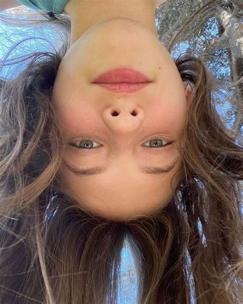 MAISIE DE KRASSEL a publié du contenu sur Instagram Selfie Sunday