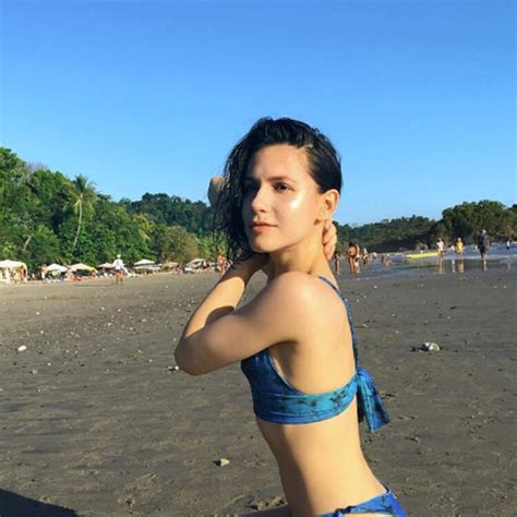 Sexy Erin Sanders Bikini Pics