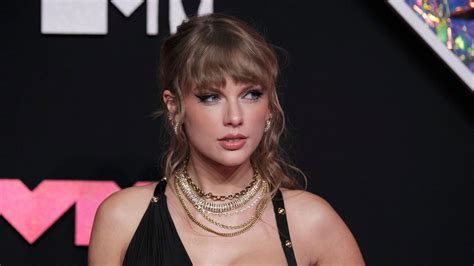 Taylor Swift arrasada envia mensagem após a morte de fã antes de show