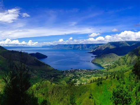30 Spot Wisata Danau Toba Terbaik Yang Wajib Dikunjungi