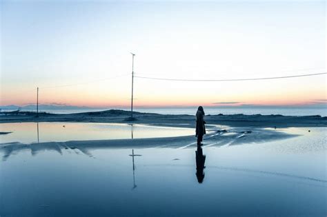 Sunlight Landscape Women Outdoors Women Sunset Sea Bay