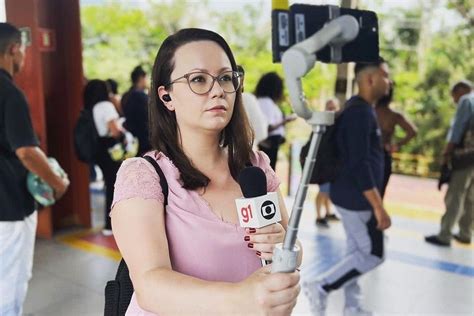 Vídeo repórter da TV Globo é roubada ao vivo Metrópoles