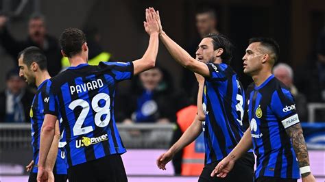 Inter de Milão goleia a Atalanta por 4x0 e caminha para o 20 título do