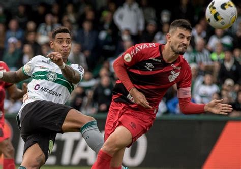 Bragantino fecha Pedro Henrique zagueiro do Athletico Bem Paraná