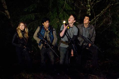 Photo De Drew Roy Photo Connor Jessup Drew Roy Jessy Schram Peter