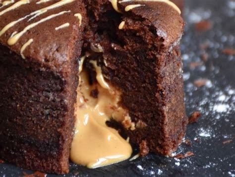 Petits moelleux au chocolat coeur coulant au beurre de cacahuète