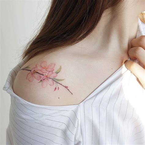Tatuaje Ramillete De Flores De Cerezo Tatuajes Para Mujeres