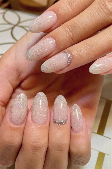 Uñas acrílicas 2024 todo lo que tienes que saber sobre esta tendencia