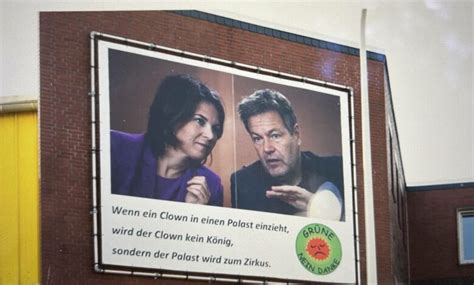 Chef von NRW Firma plakatiert öffentlich XXL Banner gegen Grünen