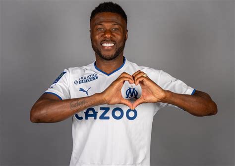 OM Mbemba affiche ses ambitions élevées pour la Ligue des Champions