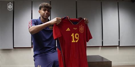 Selecci N Espa Ola Lamine Yamal Sin Techo Se Gana Quedarse En La