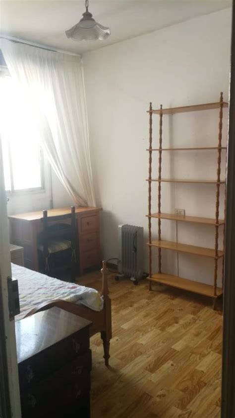 Alquiler de Habitación en calle de Ramón Cabanillas 1 Ensanche Sar