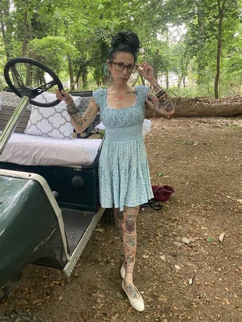 𝐒𝐞𝐝𝐚 on Twitter RT princessberriez red wine helped a smidge findom