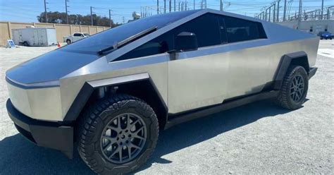 Корпус Tesla Cybertruck производится из стали которая используется для