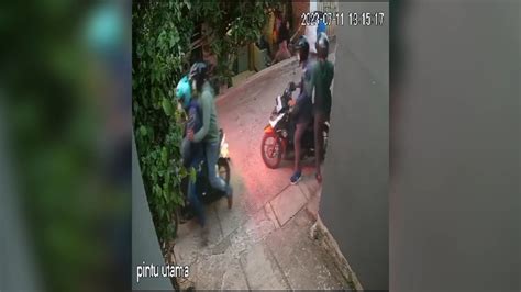 Gagalkan Aksi Maling Motor Emak Emak Di Bekasi Ditodong Senpi