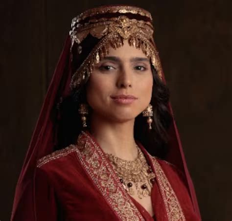 Protagonista de A Rainha da Pérsia Nathalia Florentino fala sobre