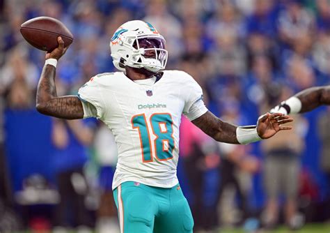 Deadspin El Mariscal De Campo De Los Dolphins Tyler Huntley Se