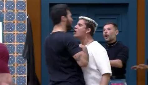 Shayan E Tiago Ramos S O Expulsos De A Fazenda Ap S Agress Es