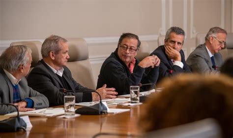 Nuevo remezón ministerial renuncia protocolaria del gabinete La