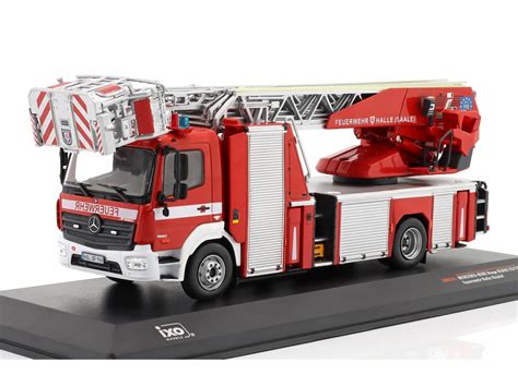 Mercedes Benz Atego DLK 23 12 Feuerwehr Halle 1 43 Ixo TRF024