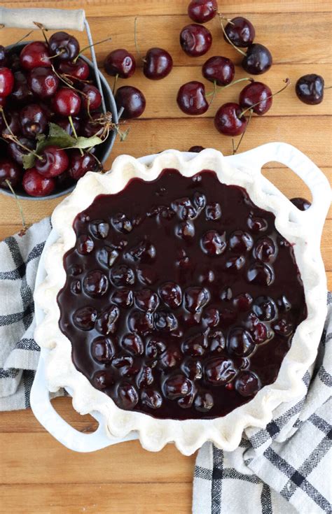 Cherry Crumb Pie With Homemade Pie Filling A Farmgirl S Kitchen