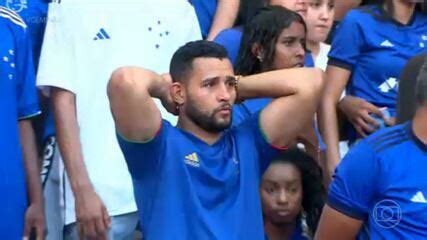 Escalação do Cruzeiro Kaiki volta a treinar elenco e fica