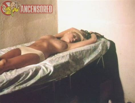 Gerie Bronson Desnuda En The Abductors
