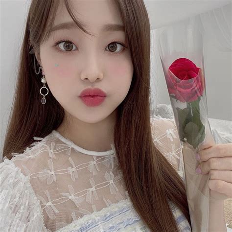 Pin by dimsumJon on LOOΠΔ 이달의 소녀 Chuu loona Kpop girl groups Olivia hye