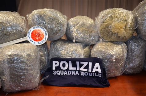 Vittoria Spacciatore Arrestato Con 44 Chili Di Droga Dal Valore Di 300