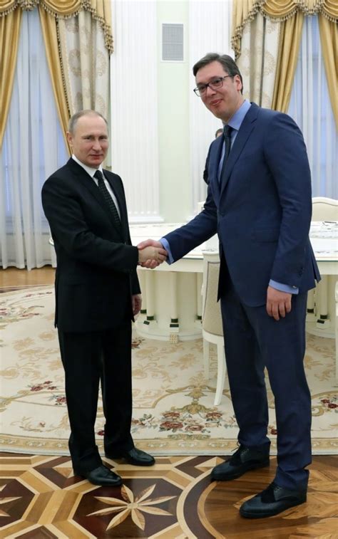 33 Times Tall People And Short People Posed For Hilarious Photos