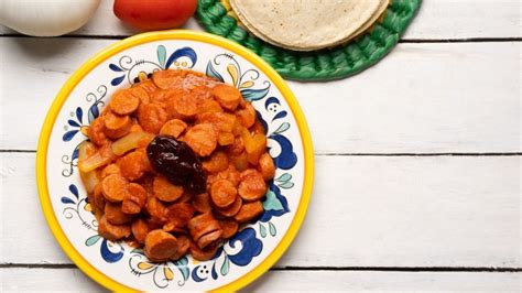 Receta De Salchichas Enchipotladas Aprende A Preparar Este Deliciosa