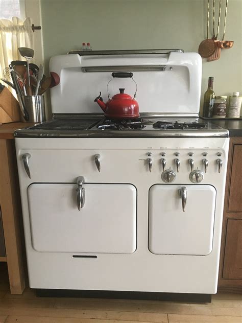 Living With A Vintage Chambers Stove Retro Stove Gas Works Retro