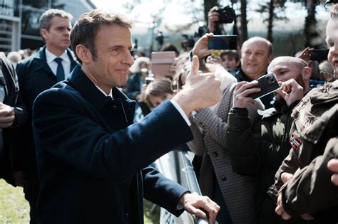 Wybory Prezydenckie We Francji Exit Poll Macron Zwyci Zc Pierwszej Tury