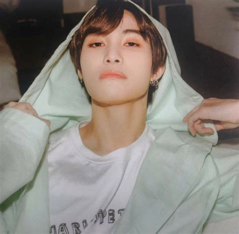 Yangyang In WayV Photobook Cr King4 23 On We Heart It Yangyang