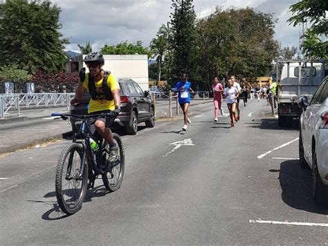 Le Cross Du Coll Ge Dition Coll Ge Hubert Delisle