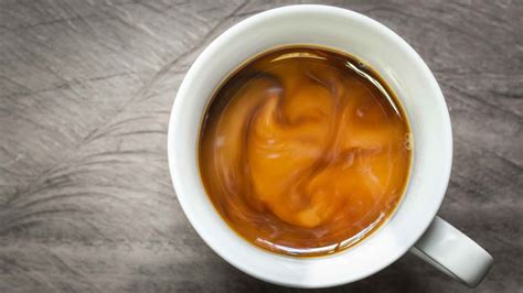 Cómo hacer café sin cafetera de forma fácil y rápida