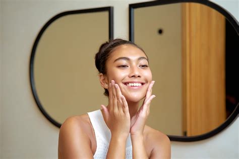 7 Kandungan Skincare Untuk Mencerahkan Wajah The Carousel