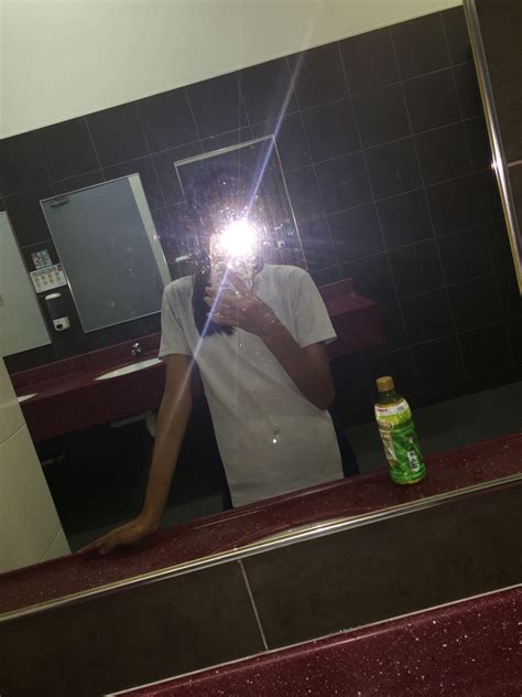 52 Hidden Face Aesthetic Boy Instagram Boy Mirror Pic With Flash