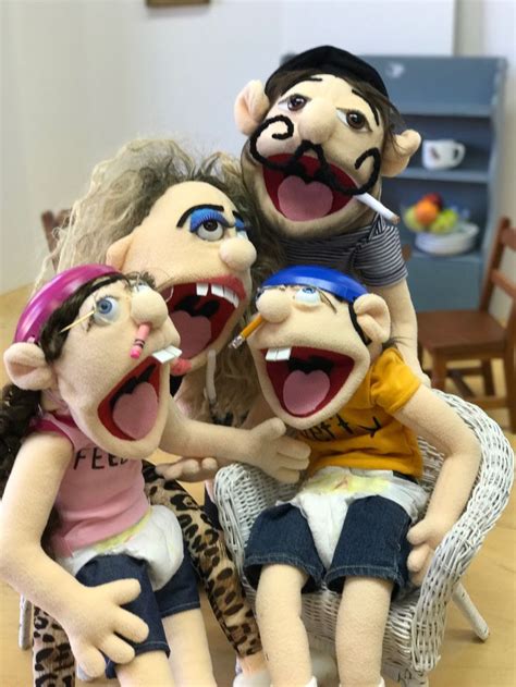 De B Sta Super Mario Logan Puppets Bilderna P Pinterest