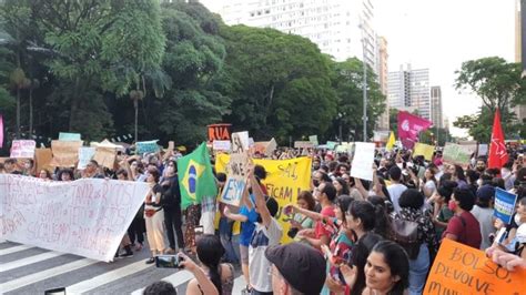 Estudantes Ocupam Av Paulista Em Protesto Contra Cortes Nas Bolsas