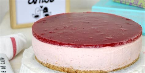 Riquísima Aprende a preparar esta rica y cremosa Carlota de yogurt en