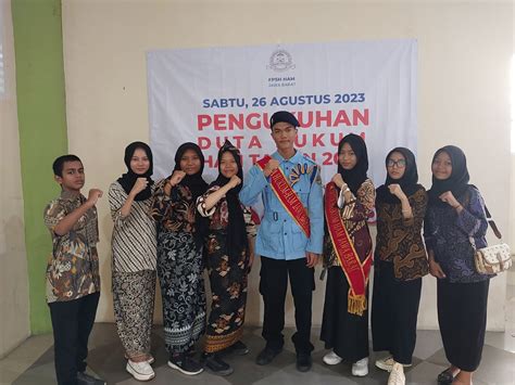 8 Siswa I SMKN 1 Gunungputri Kab Bogor Mengikuti Kegiatan Pengukuhan