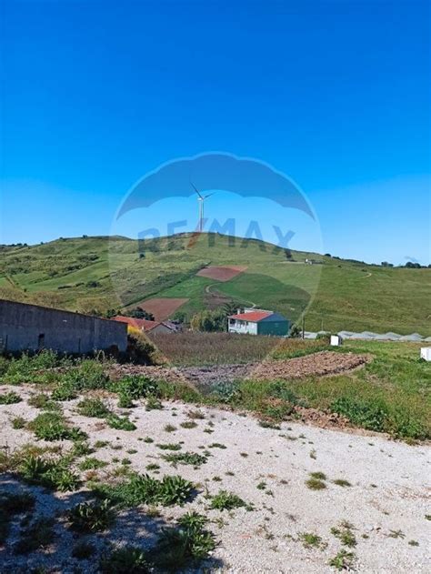 Casa ou moradia à venda na rua do Sol Azueira e Sobral da Abelheira