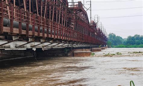 Delhi Floods Yamuna Records Highest Ever Water Level Reaches 207 55