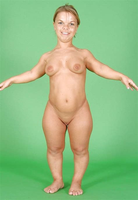 女性の小人のポルノスター 美しいエロティックとポルノ写真